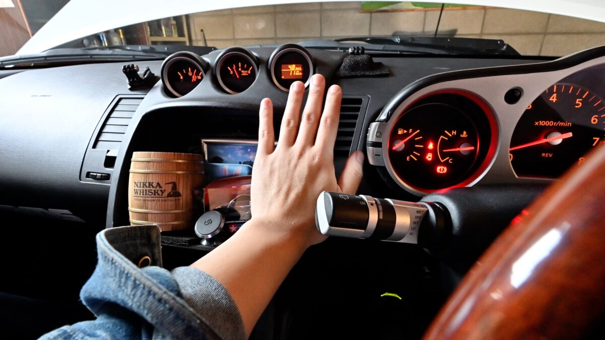 【フェアレディZ33】BLITZ アルミレーシングラジエターTypeZS取り付け！【冷却水エア抜き】 | t-style